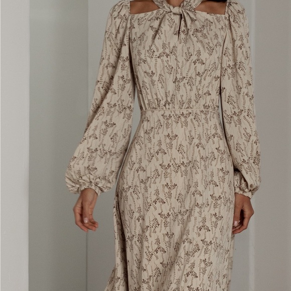 Dresses | Lichi Bow Detailed Midi Dress Beige Floral Pattern Size ...